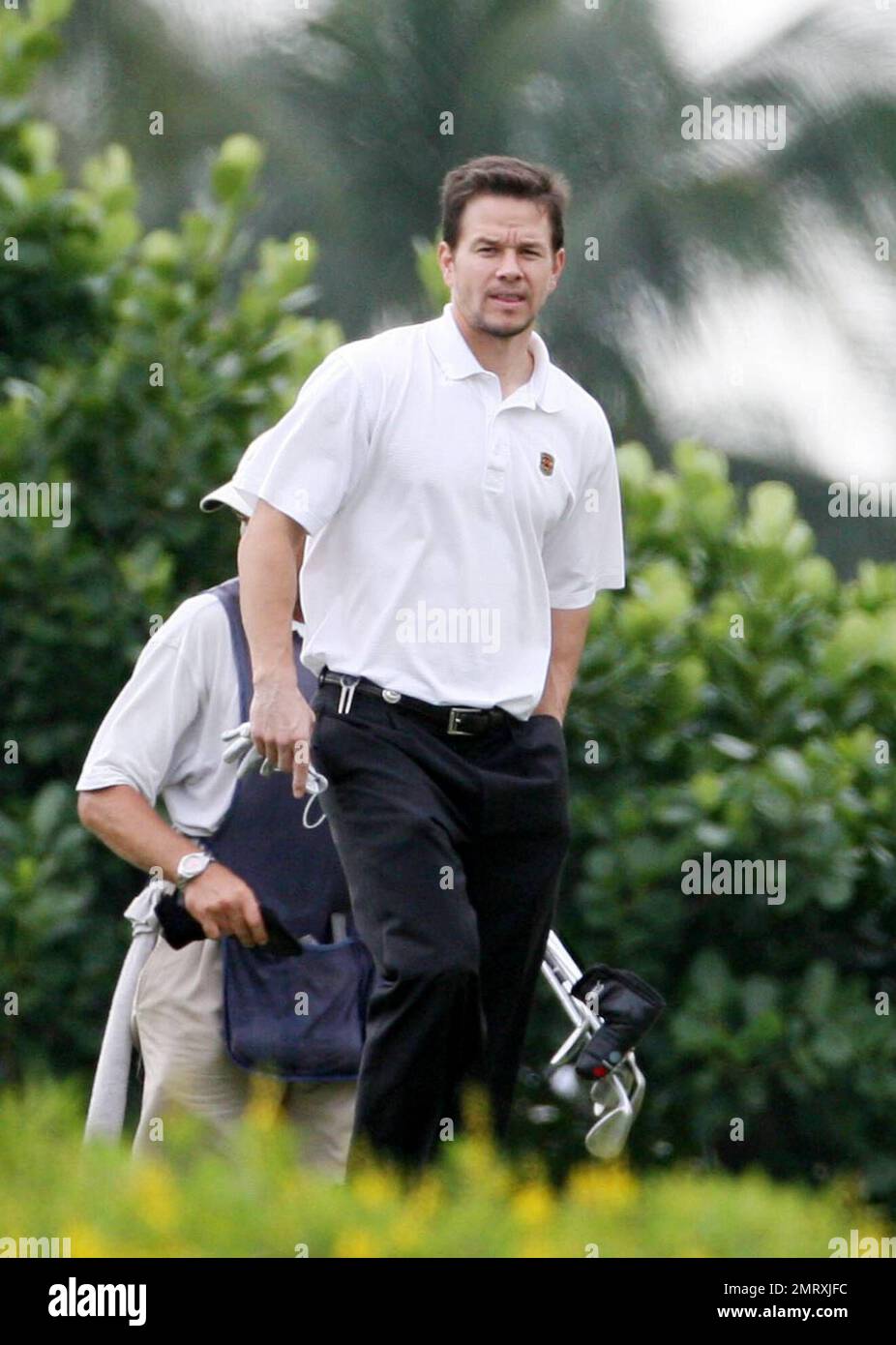 Exclusive!! Oceans Thirteen actor Mark Wahlberg gets away from the ...
