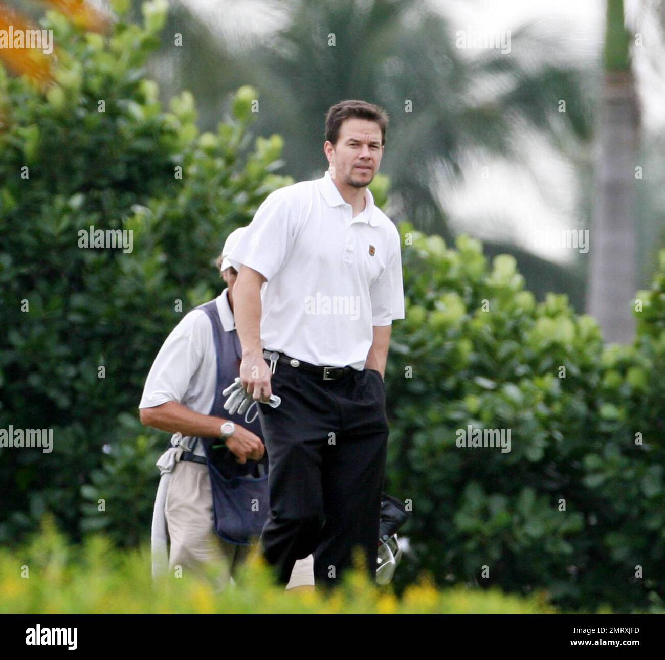 Exclusive!! Oceans Thirteen actor Mark Wahlberg gets away from the ...