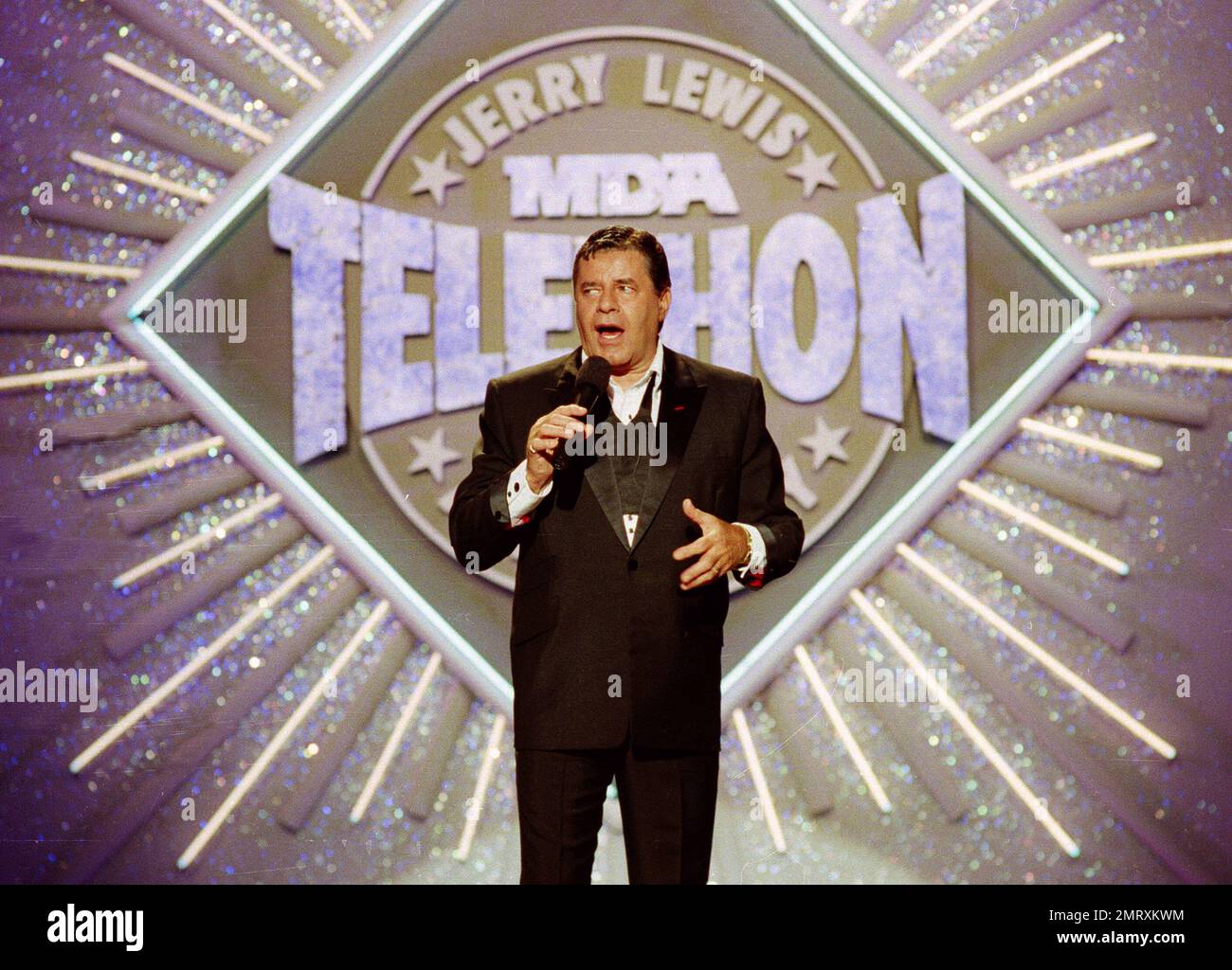 FILE - In this Sept. 2, 1990, file photo, entertainer Jerry Lewis makes ...