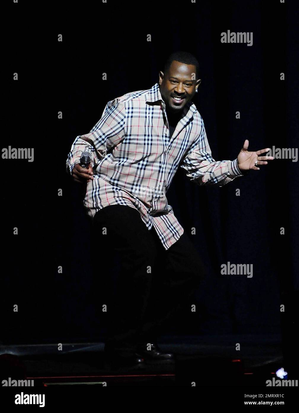 Martin lawrence performs his hi-res stock photography and images - Alamy