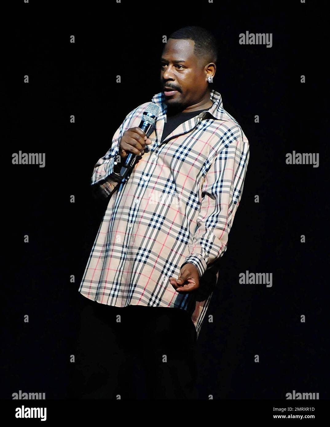 Martin lawrence performs his hi-res stock photography and images - Alamy