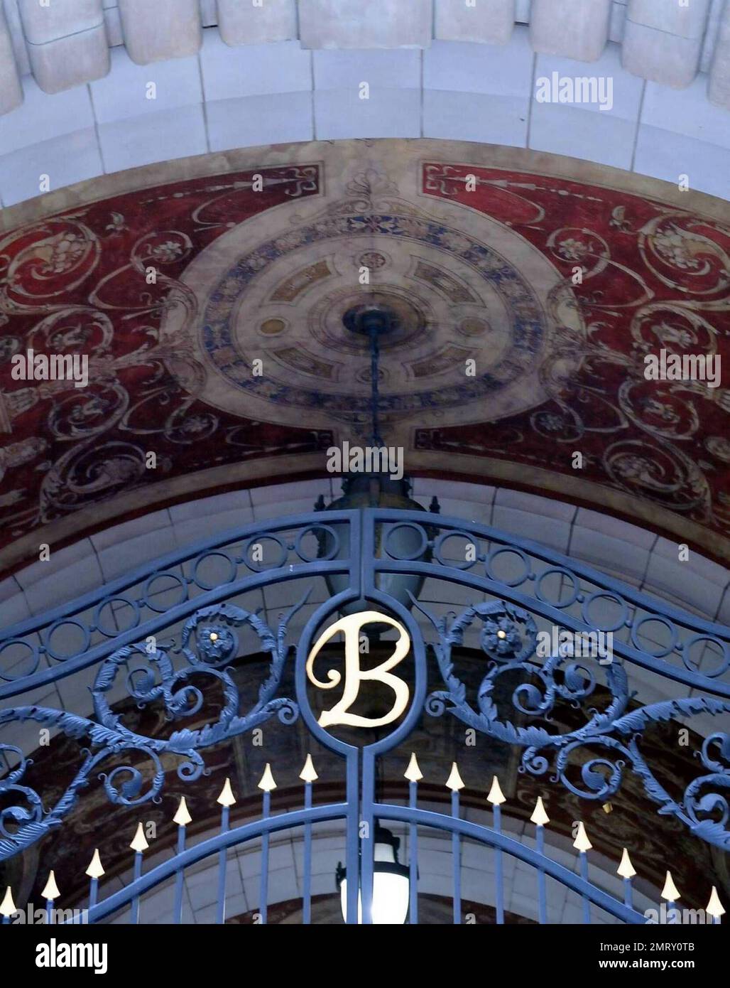 EXCLUSIVE!! This is the Upper West Side apartment building where Matt ...