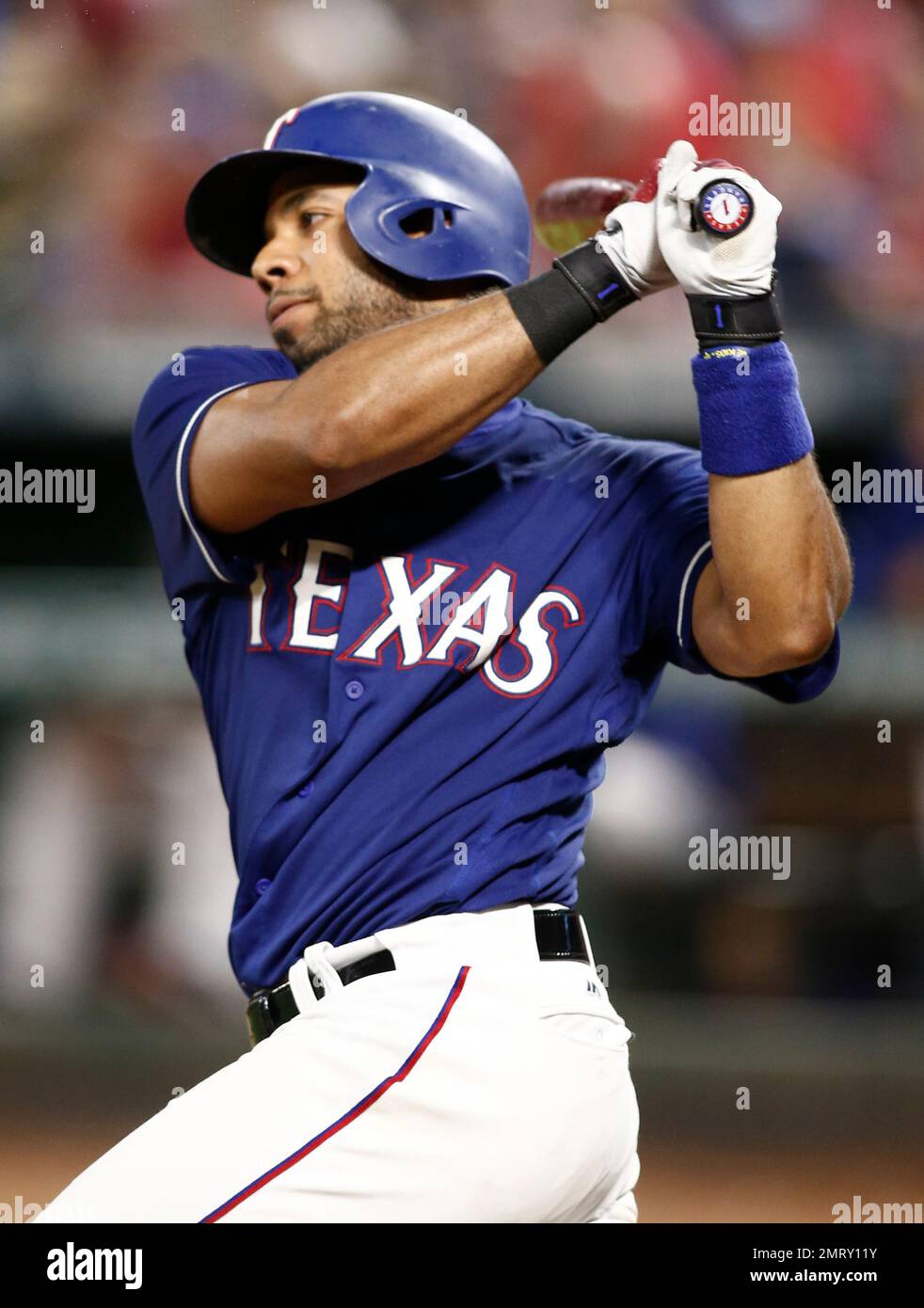 Texas Rangers' Elvis Andrus (1) bats against the Chicago White Sox in a ...
