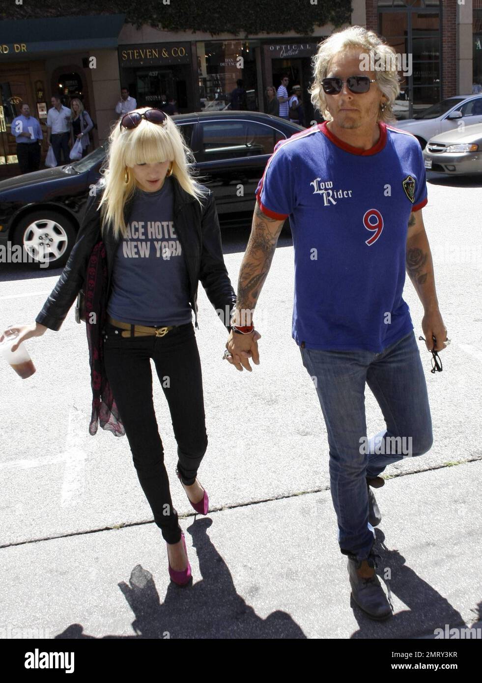 Velvet Revolver drummer, formerly of Guns and Roses and The Cult, Matt ...