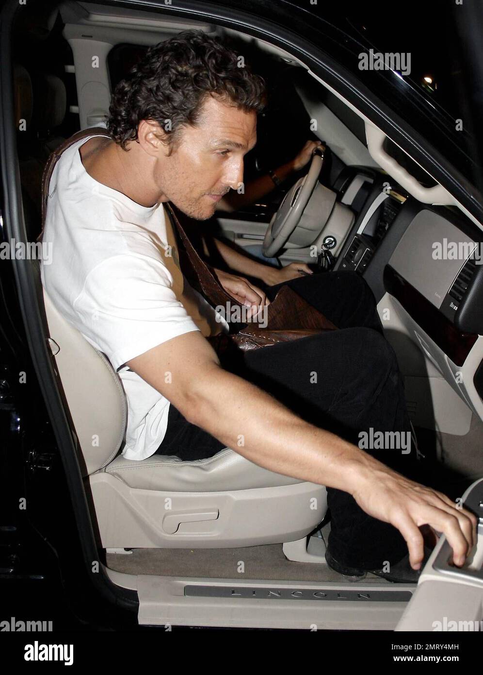 Matthew McConaughey and pregnant girlfriend Camilla Alves leave the ...
