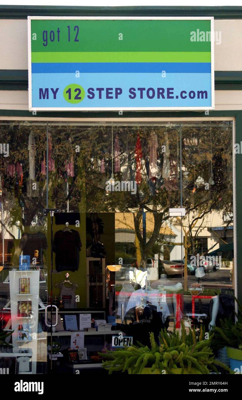 Exclusive!! Matthew Perry stops by the "My 12 Step Store" in West ...