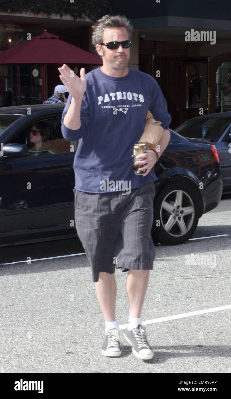 Actor walking waving hi-res stock photography and images - Alamy