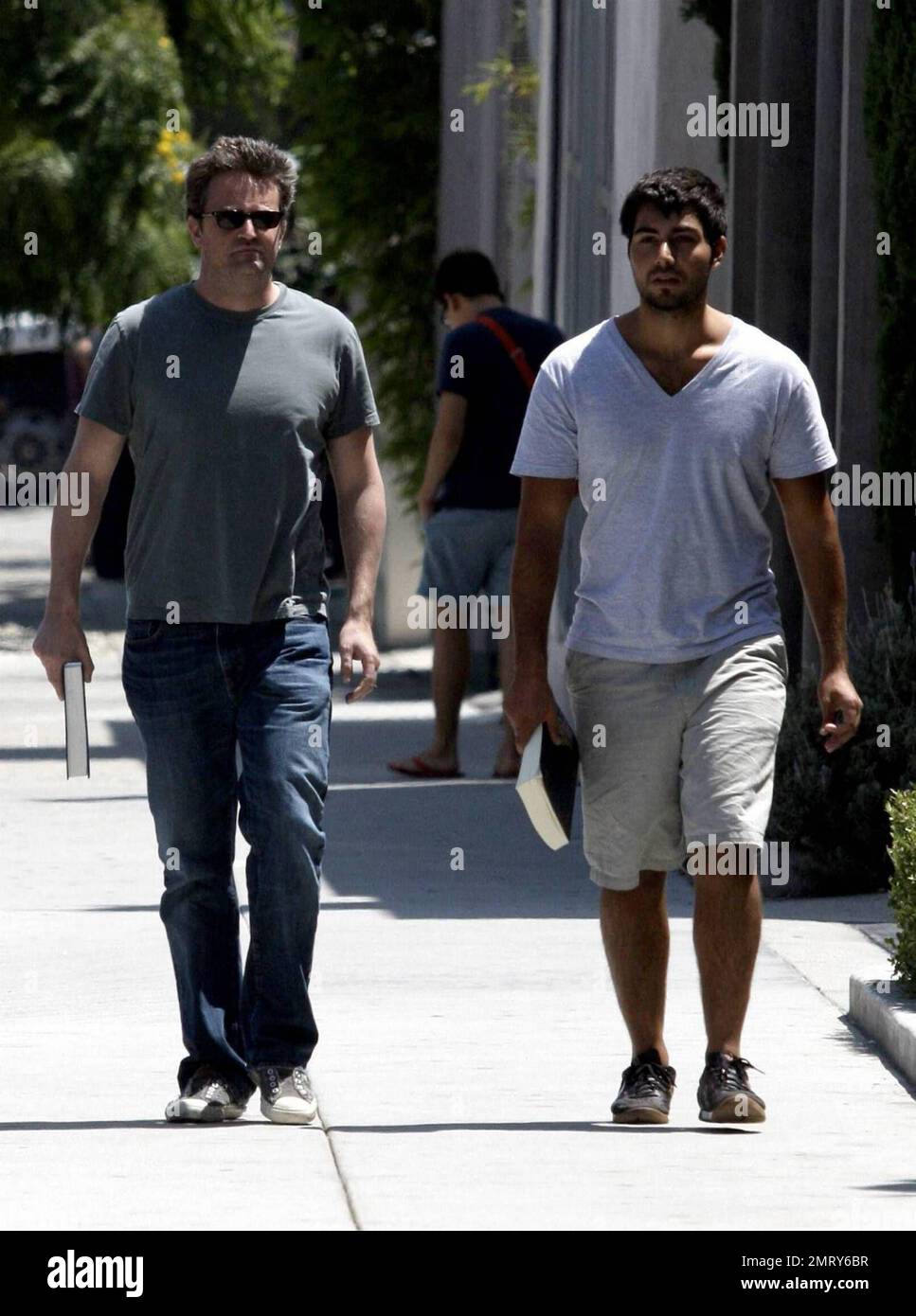 EXCLUSIVE!! Actor and former "Friends" star Matthew Perry strolls with ...