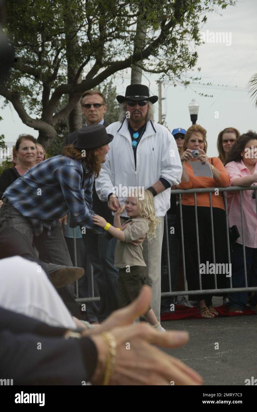 Maurice Gibb's family, friends and fans gather at The Maurice Gibb ...