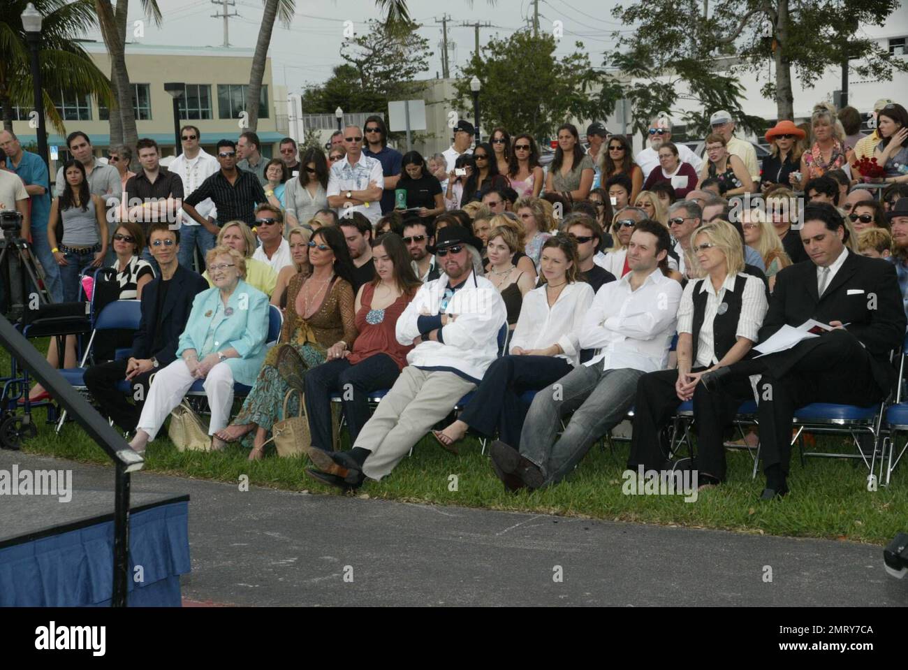 Maurice Gibb's family, friends and fans gather at The Maurice Gibb ...