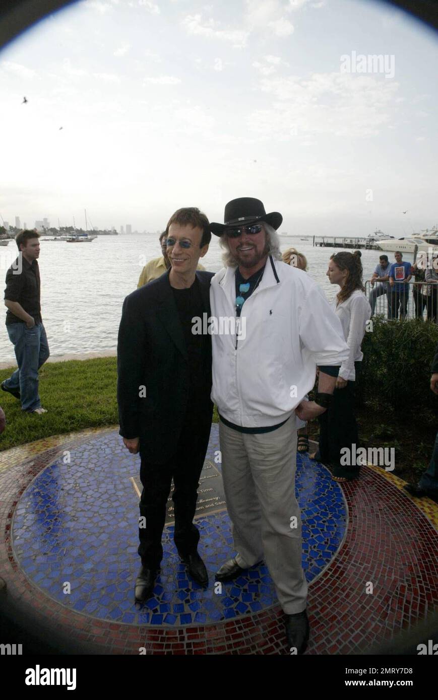 Maurice Gibb's family, friends and fans gather at The Maurice Gibb ...
