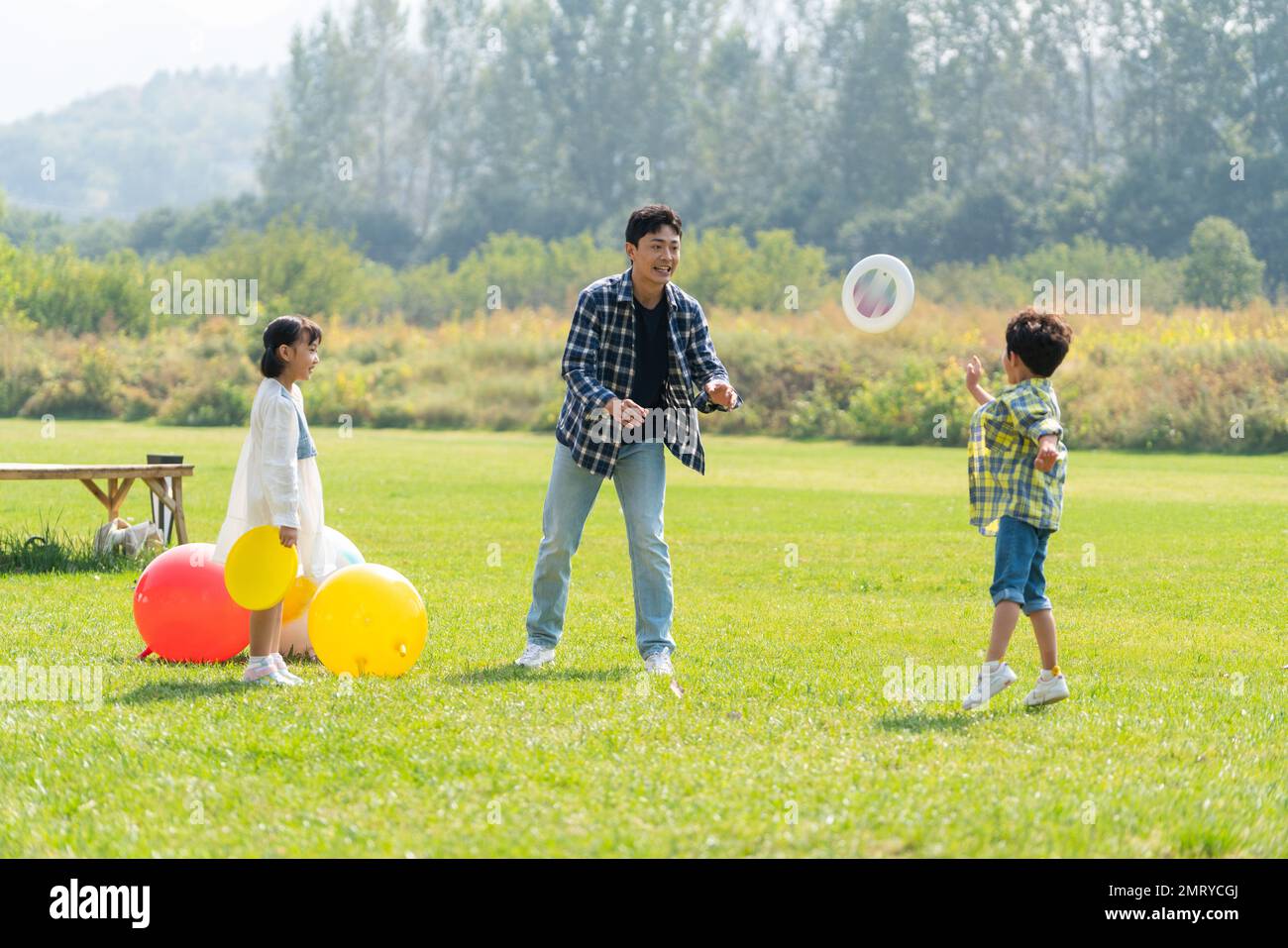 Father throw daughter hi-res stock photography and images - Alamy
