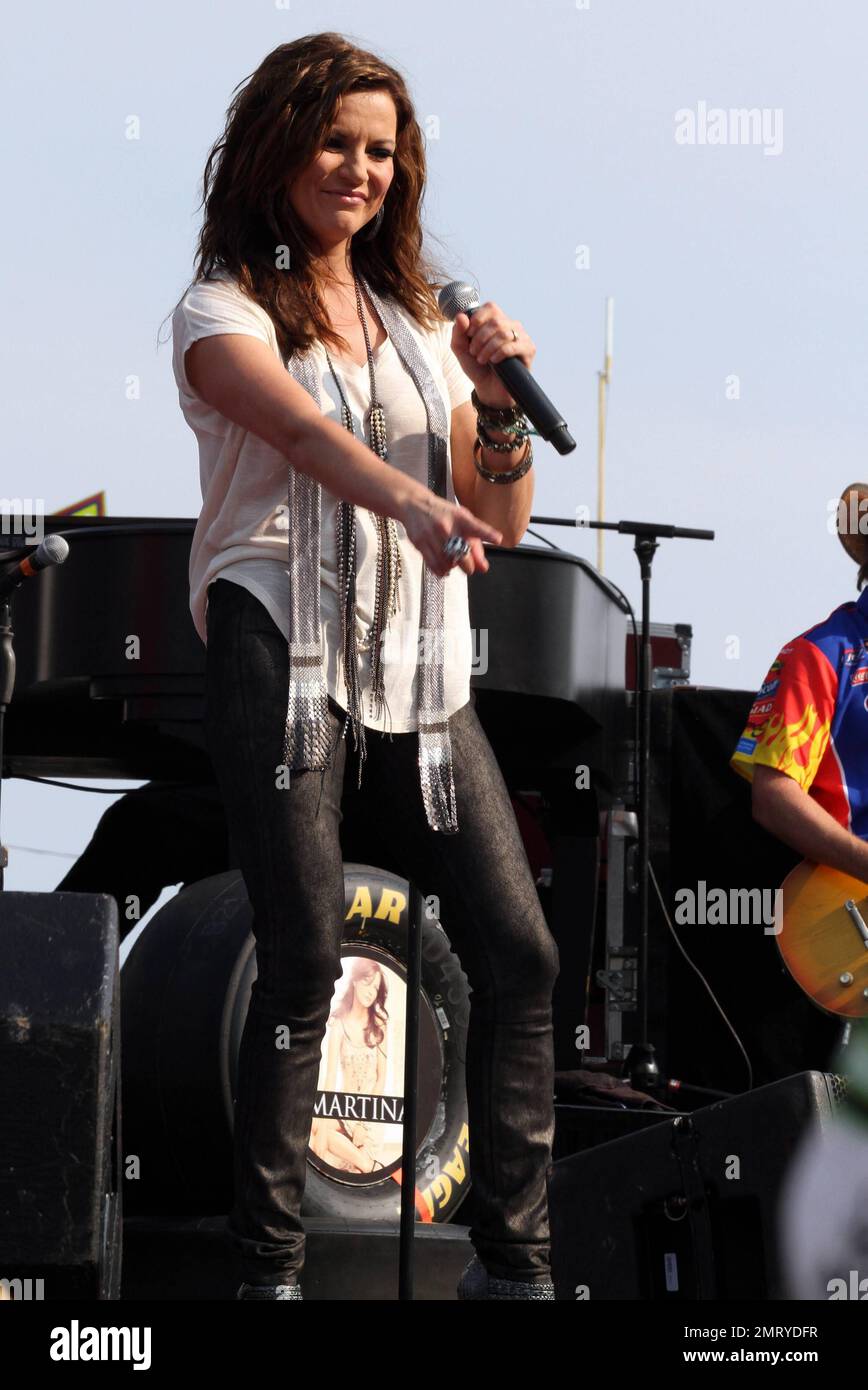 Martina mcbride 2 hi-res stock photography and images - Alamy