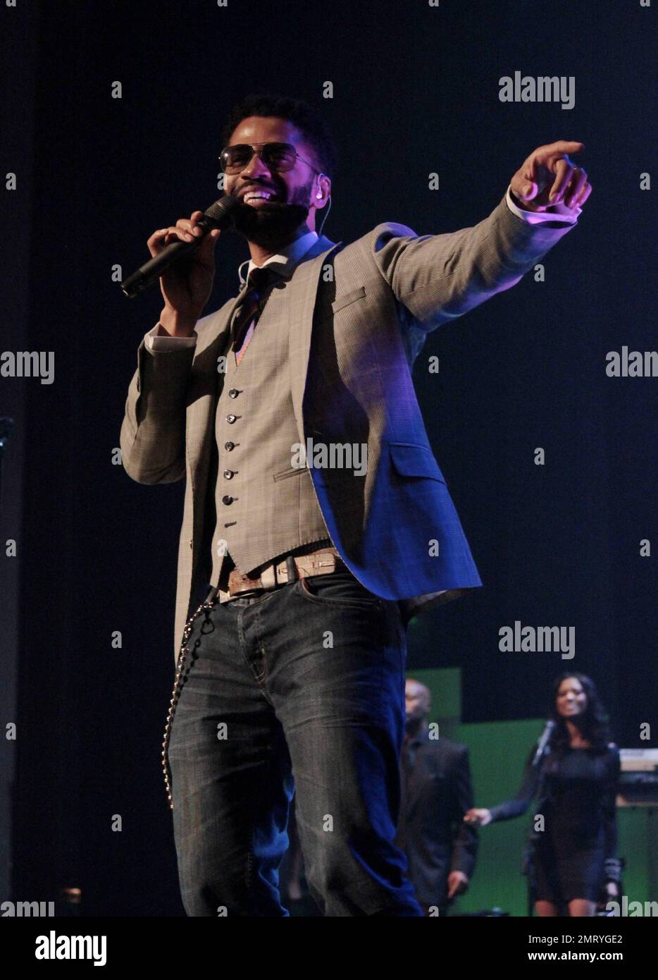 C R&B singer Eric BenetÕ performs during the McDonald's 365 Black ...