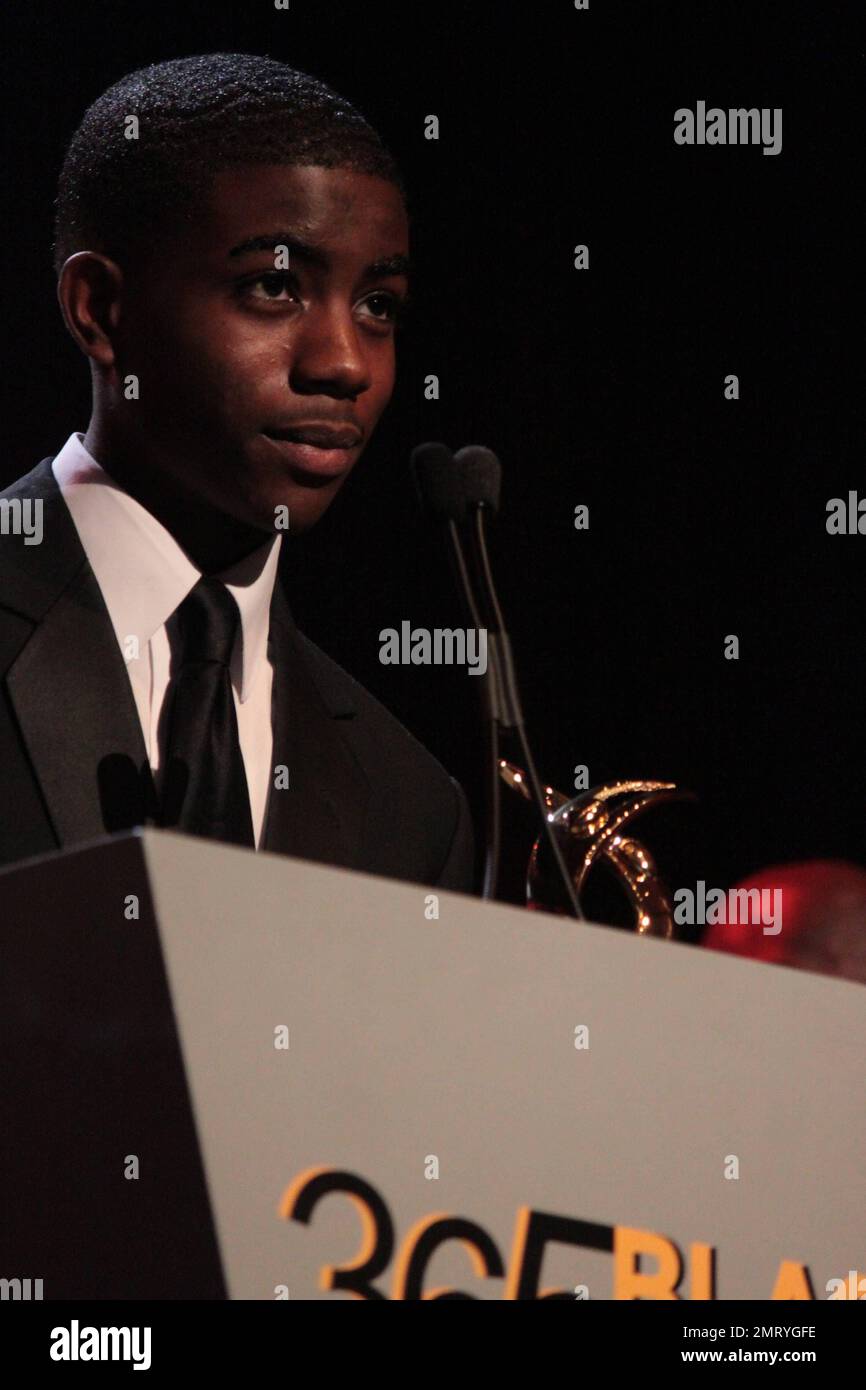 C Medical teen prodigy Tony Hansberry II gives his acceptance speech ...