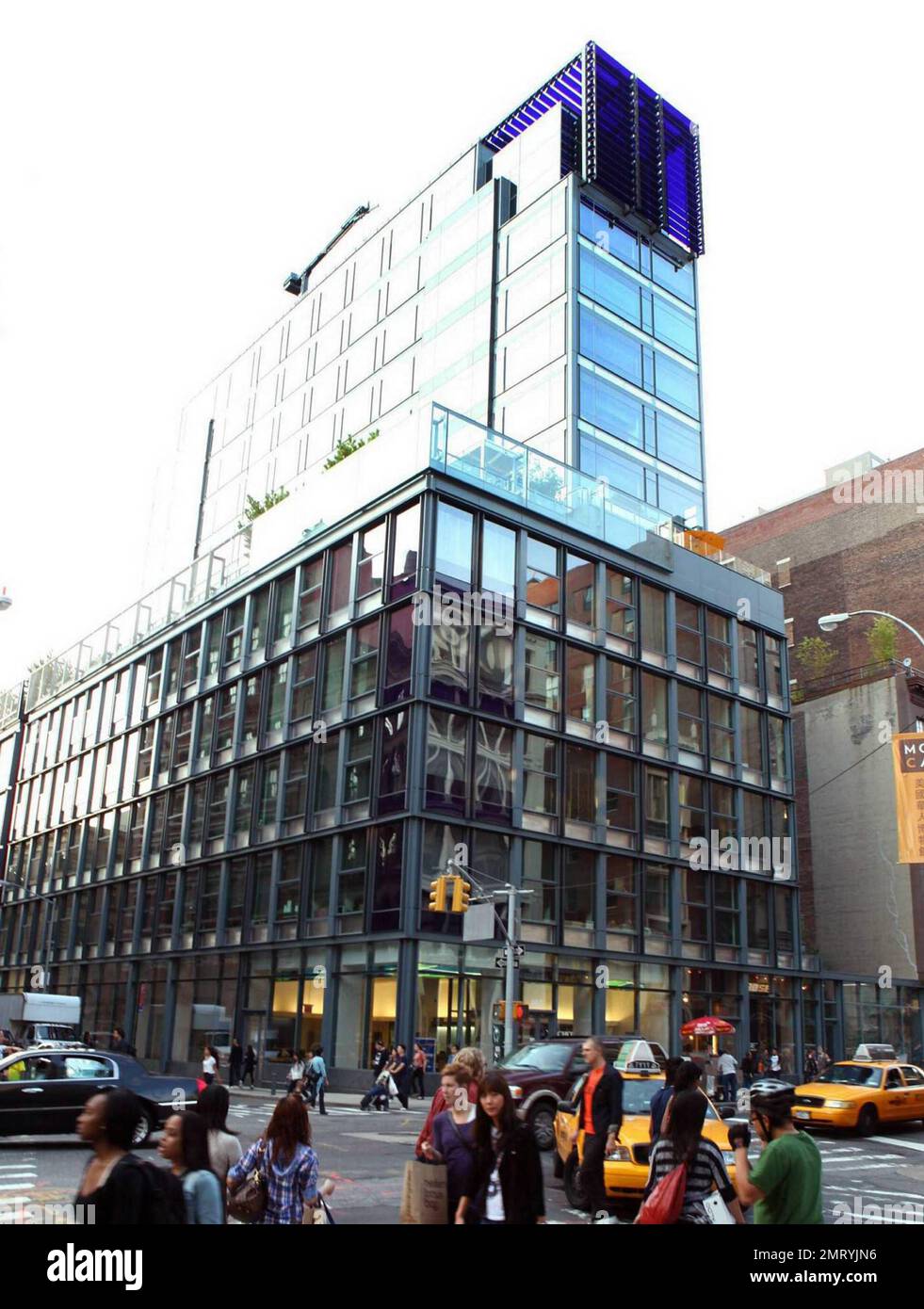 Exterior views of the New York residence where actress Meg Ryan, 48 ...