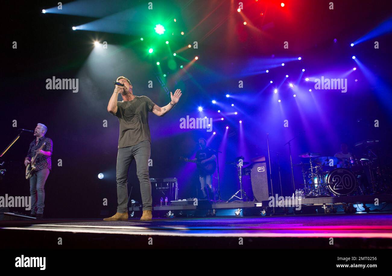 Rob Thomas, Kyle Cook, Brian Yale and Paul Doucette with Matchbox ...