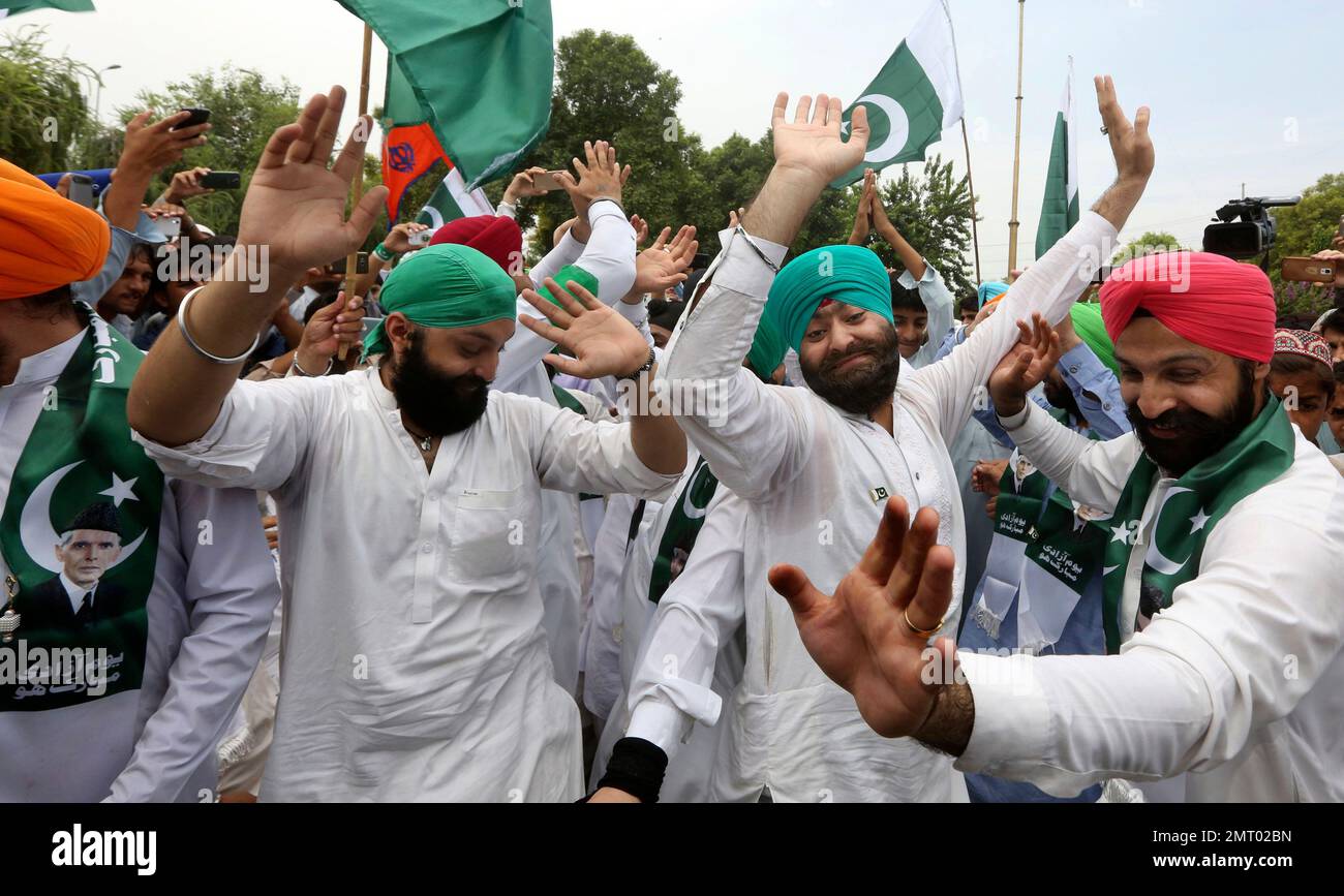 People from Pakistani Sikh community celebrate the 70th Independence ...