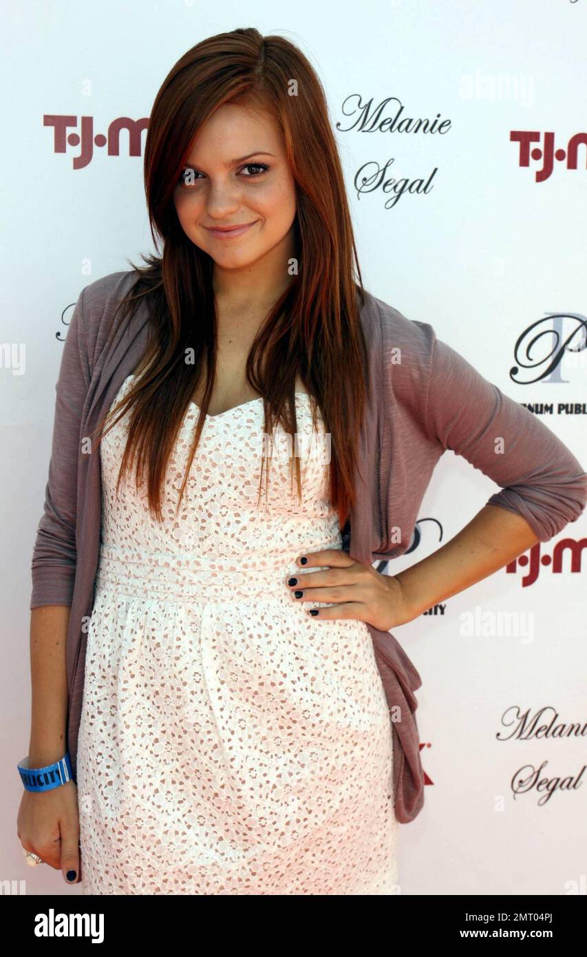 Actress Michelle DeFraites attending Melanie SegalÕs Celebrity Retreat ...