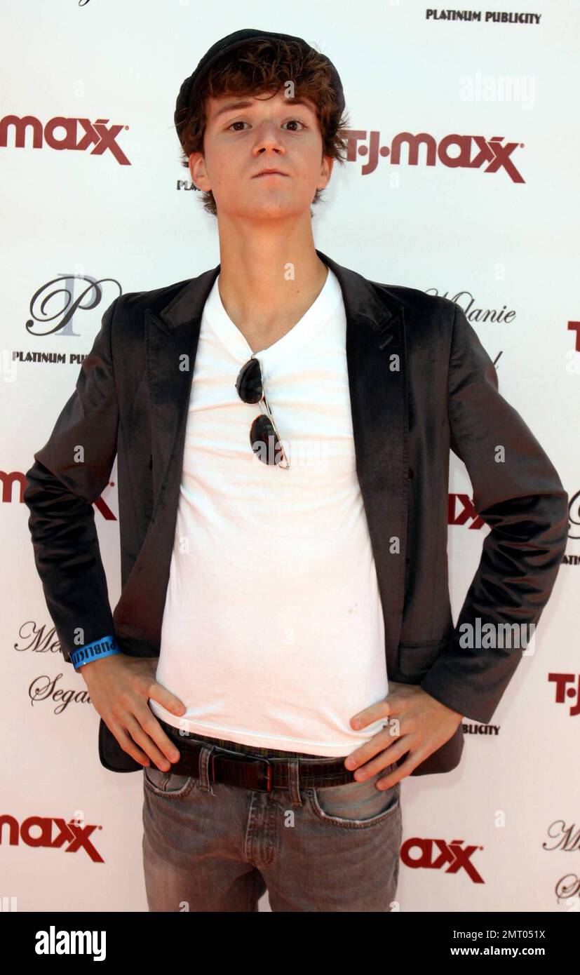 Actor Nate Hartley attending Melanie SegalÕs Celebrity Retreat ...