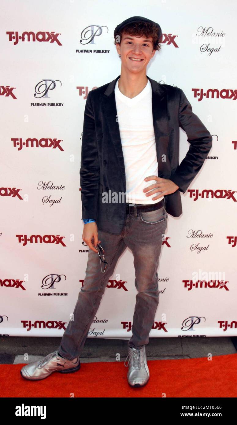 Actor Nate Hartley attending Melanie SegalÕs Celebrity Retreat ...