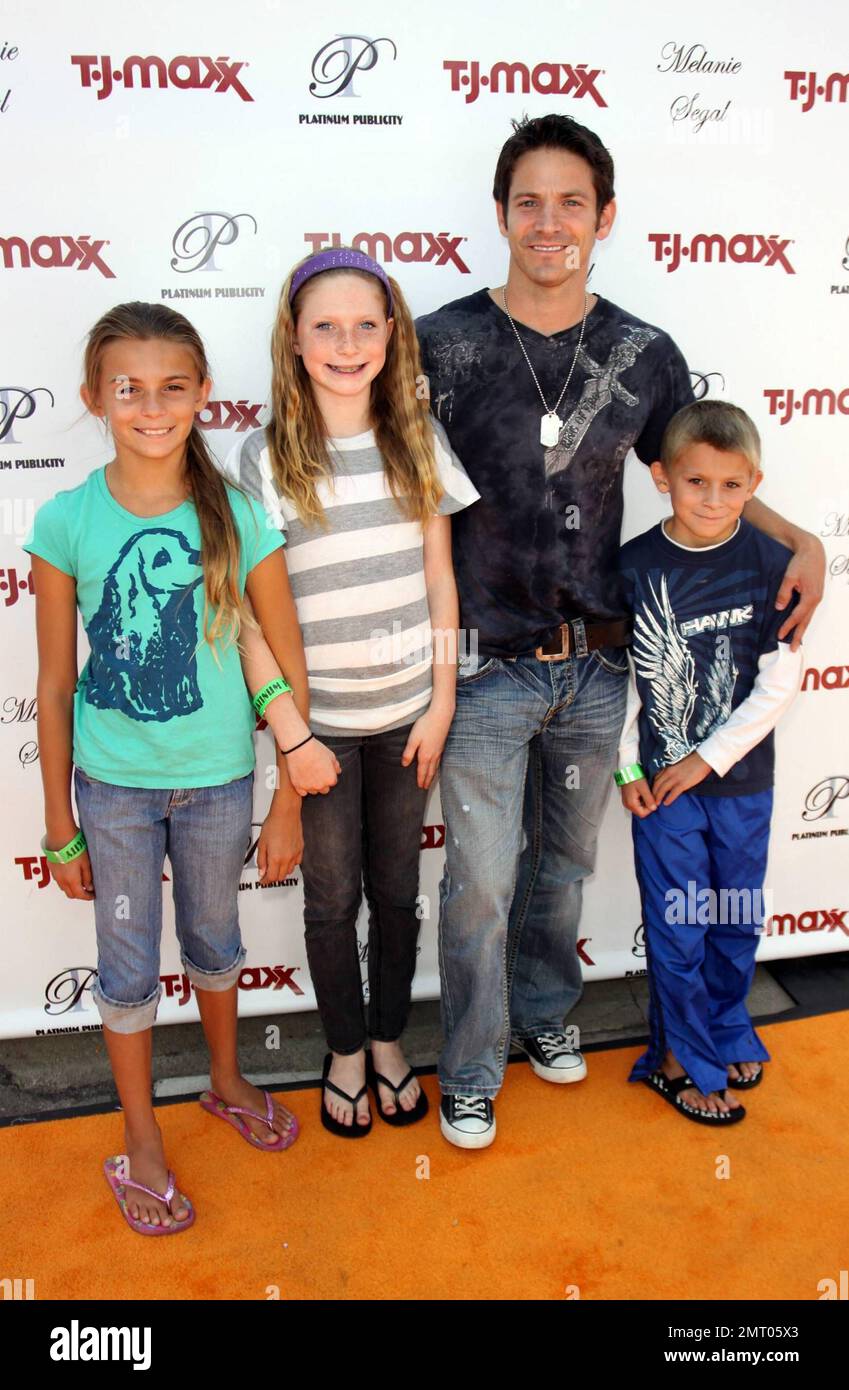 Former 98 Degrees boy bander Jeff Timmons, daughter Alyssa, son Jeffrey ...