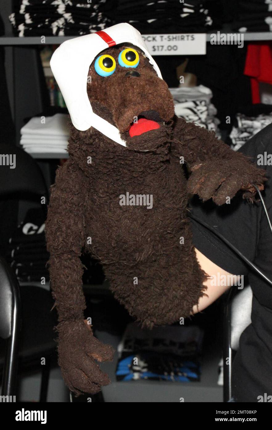 Warren "The Ape" Demontague at a signing event at Meltdown Comics in ...