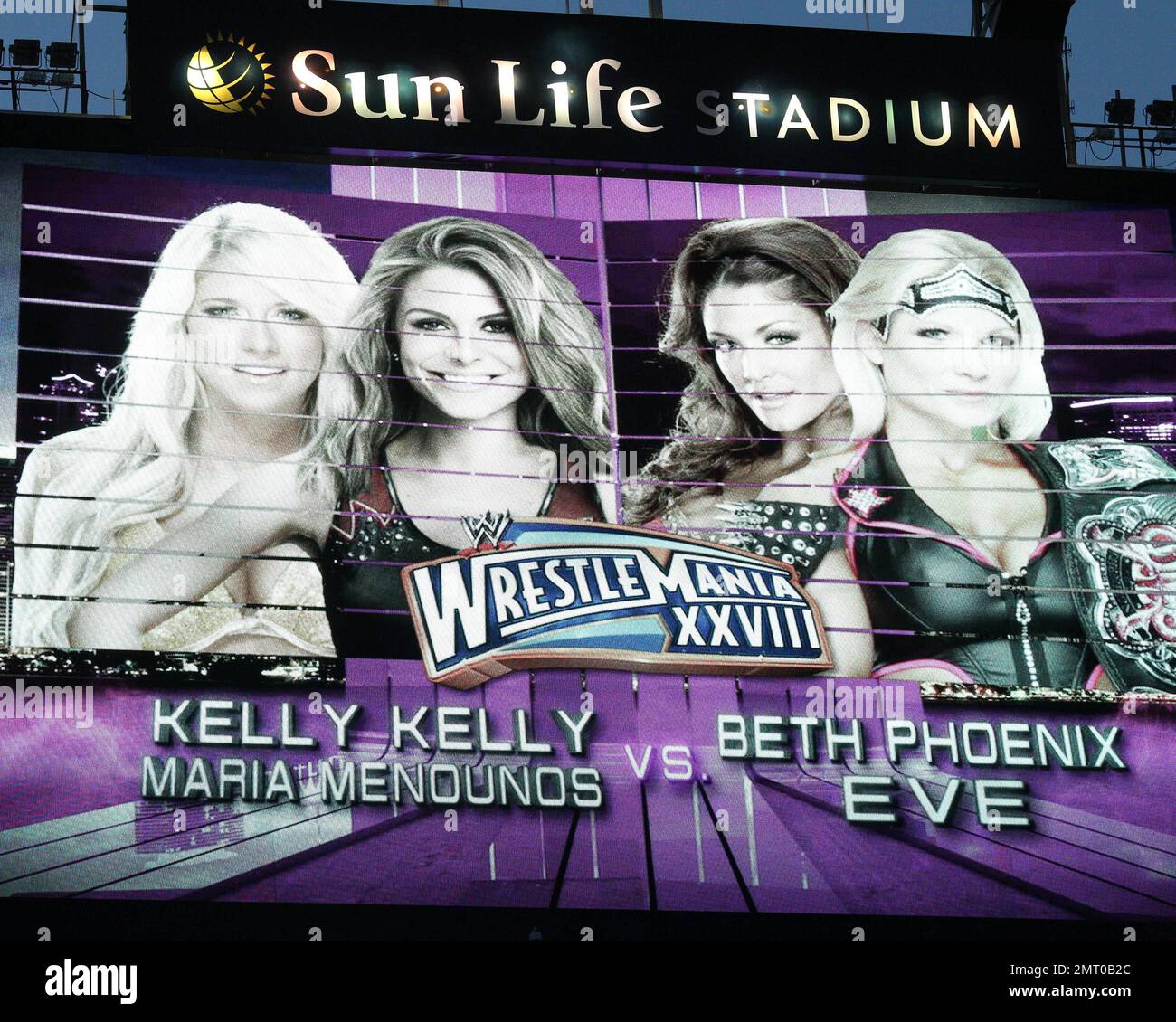 'DWTS' contestant Maria Menounos partners up with wrestler Kelly Kelly ...