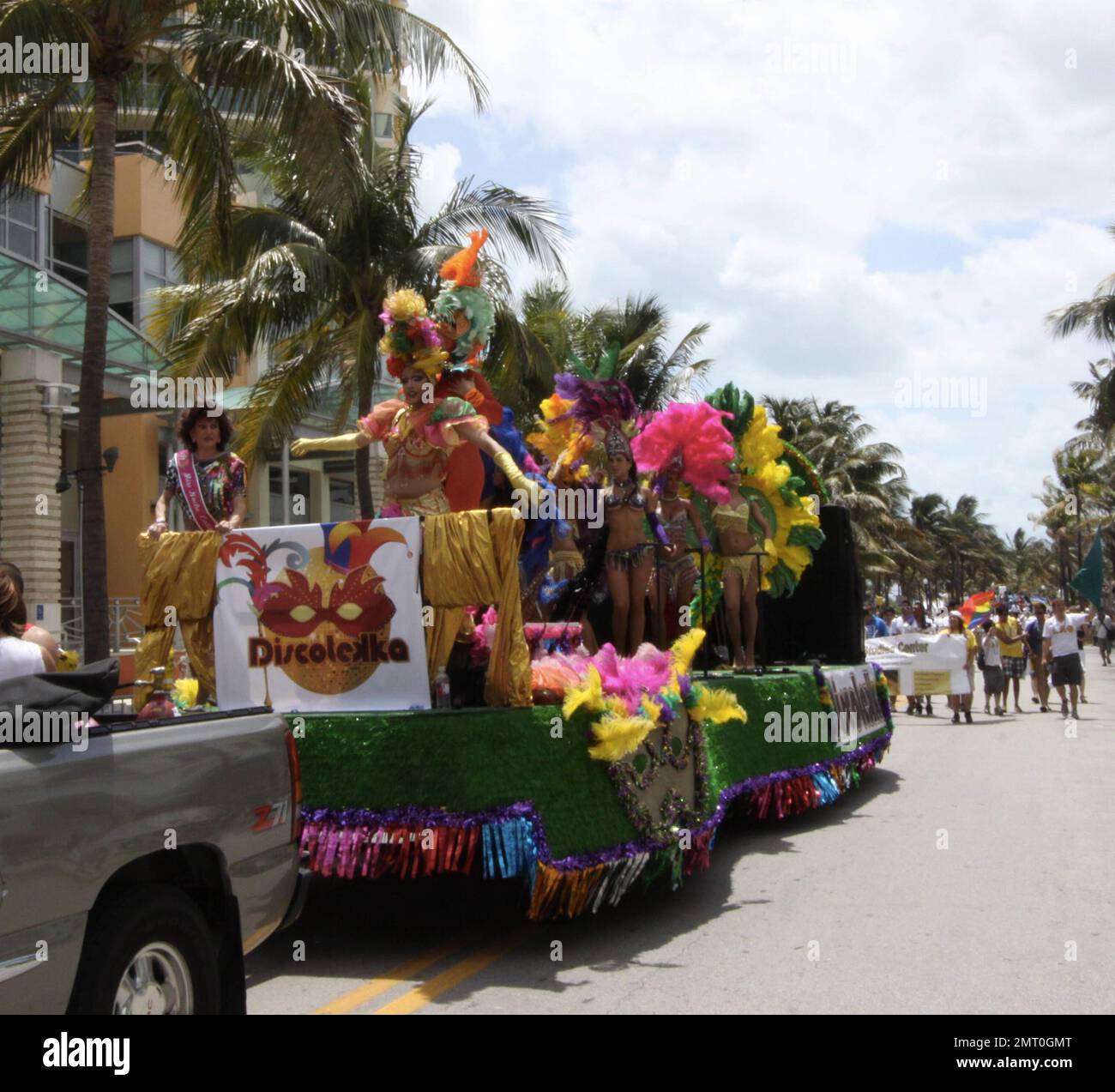 Parade float views hi-res stock photography and images - Alamy