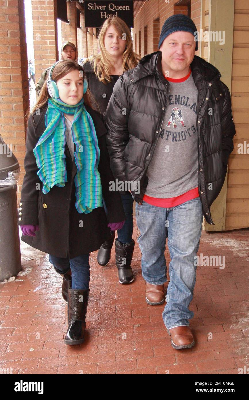 Michael chiklis and daughter hi-res stock photography and images - Alamy