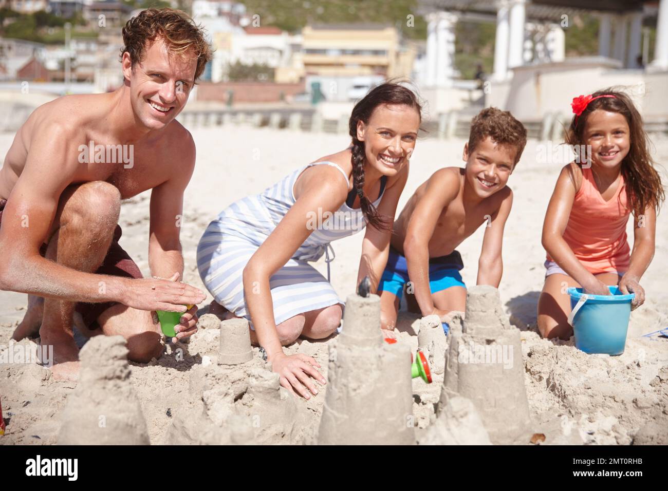 Happy family teamwork hi-res stock photography and images - Alamy