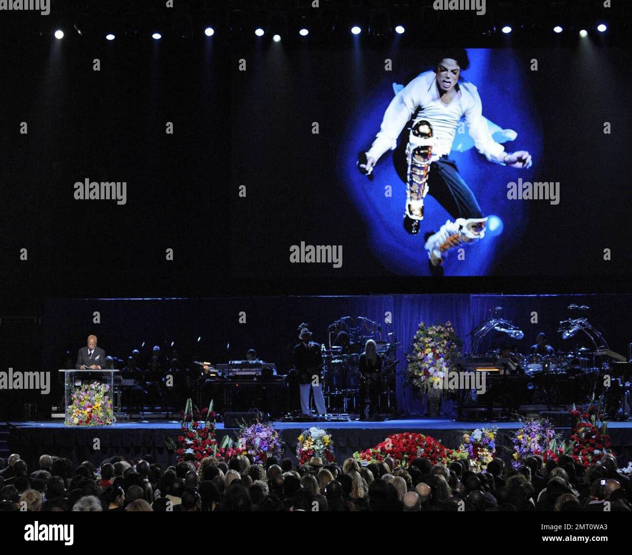 Michael Jackson's Memorial Service drew thousands of fans, mourners and ...