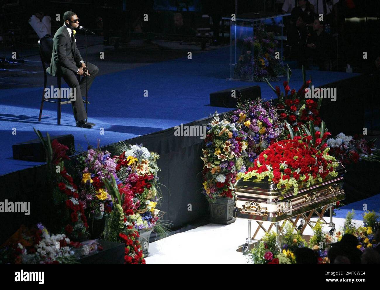 Michael Jackson's Memorial Service drew thousands of fans, mourners and ...