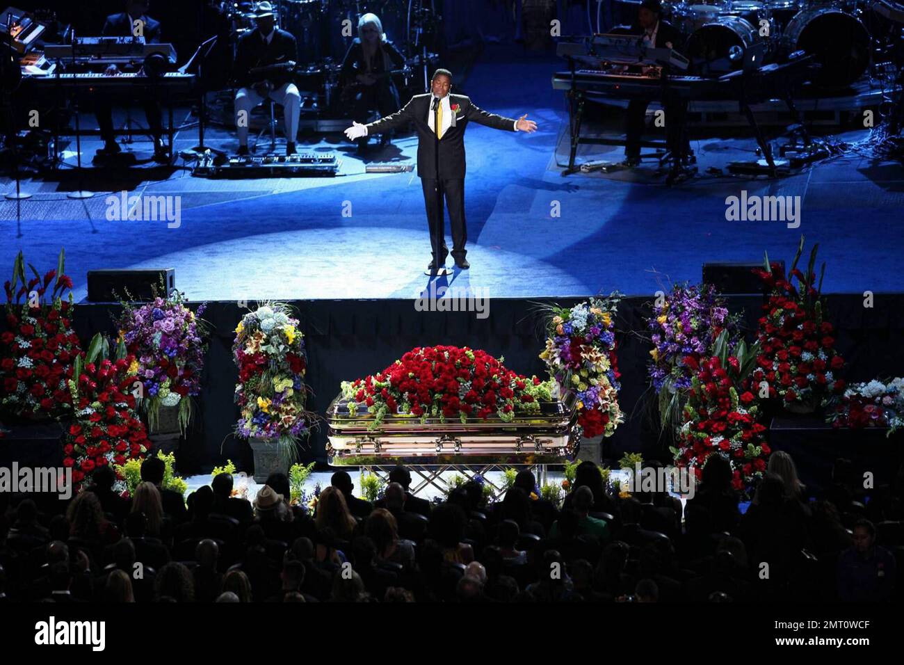 Michael Jackson's Memorial Service drew thousands of fans, mourners and ...
