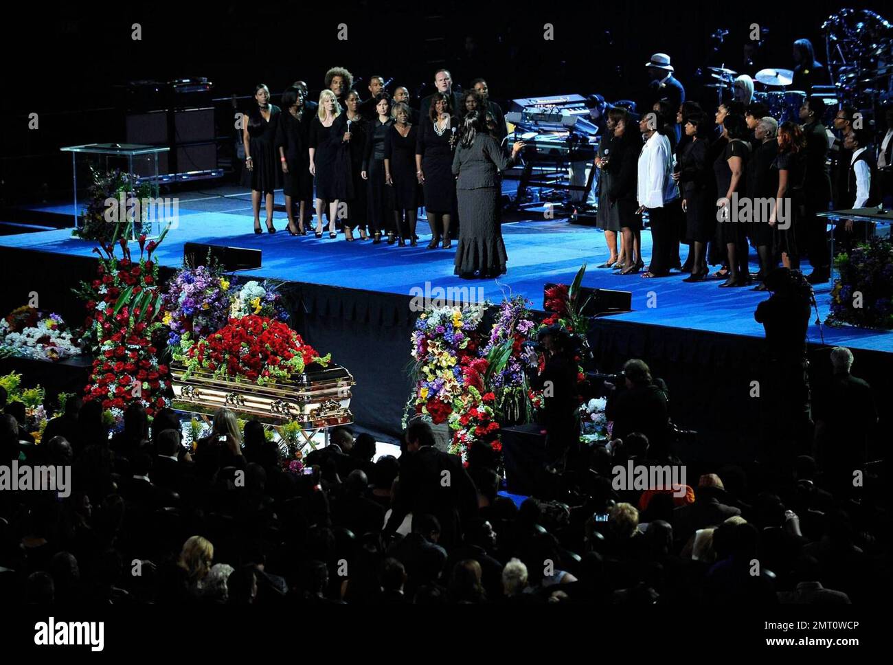Michael Jackson's Memorial Service drew thousands of fans, mourners and ...