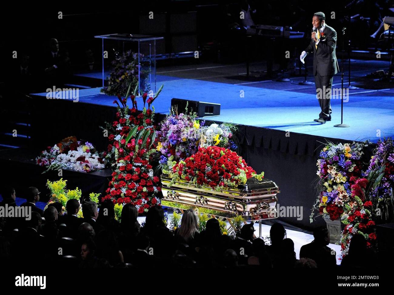 Michael Jackson's Memorial Service drew thousands of fans, mourners and ...