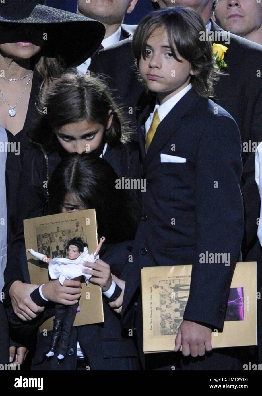 Michael Jackson's Memorial Service drew thousands of fans, mourners and ...