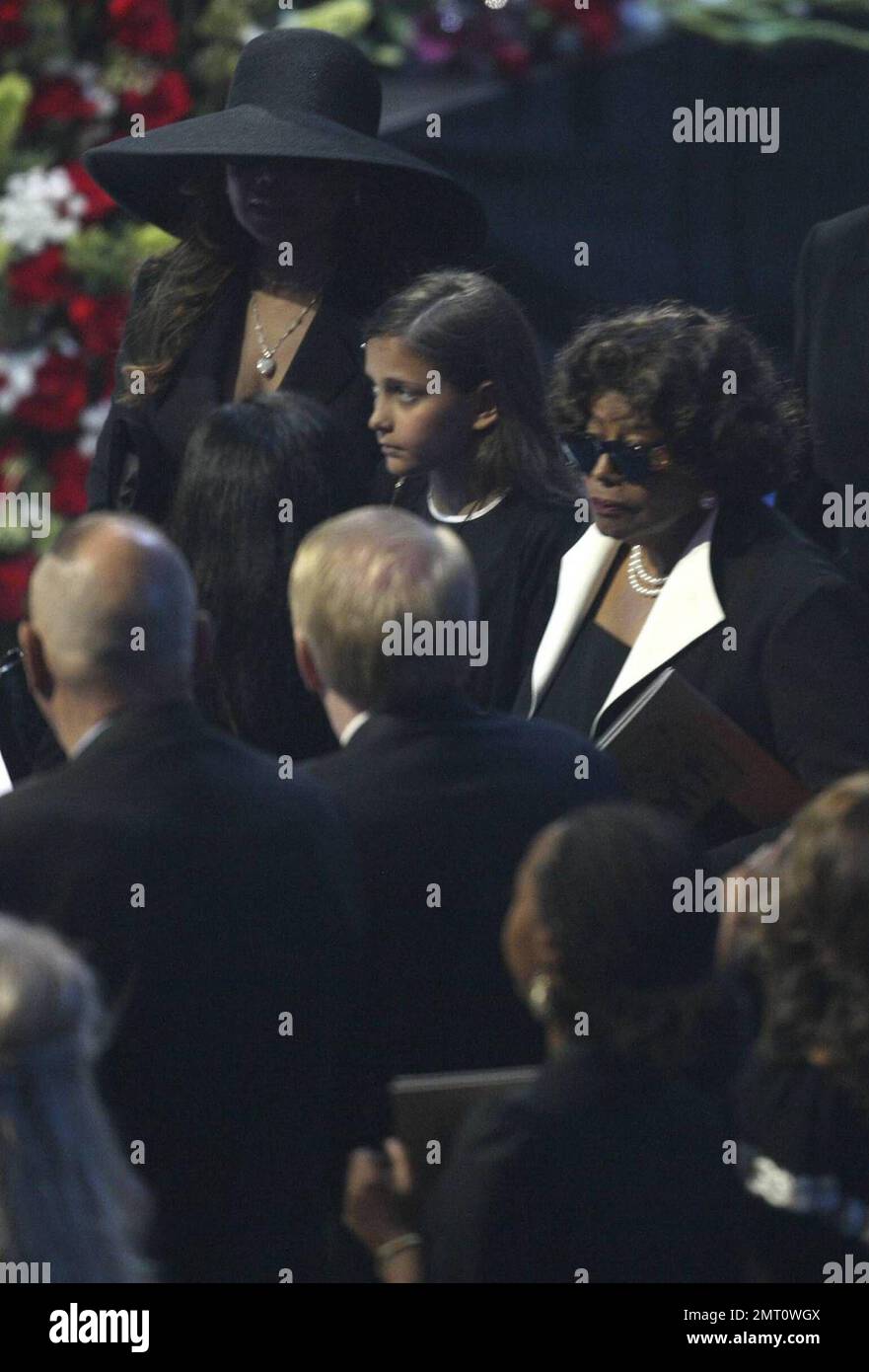 Michael Jackson's Memorial Service drew thousands of fans, mourners and ...