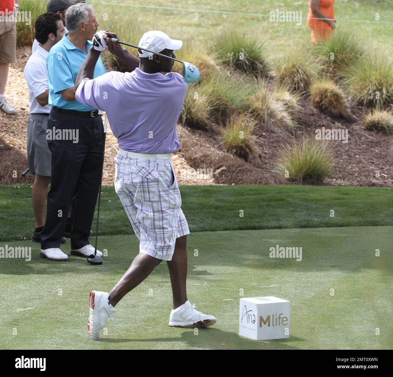 Michael jordan in shorts hi-res stock photography and images - Alamy