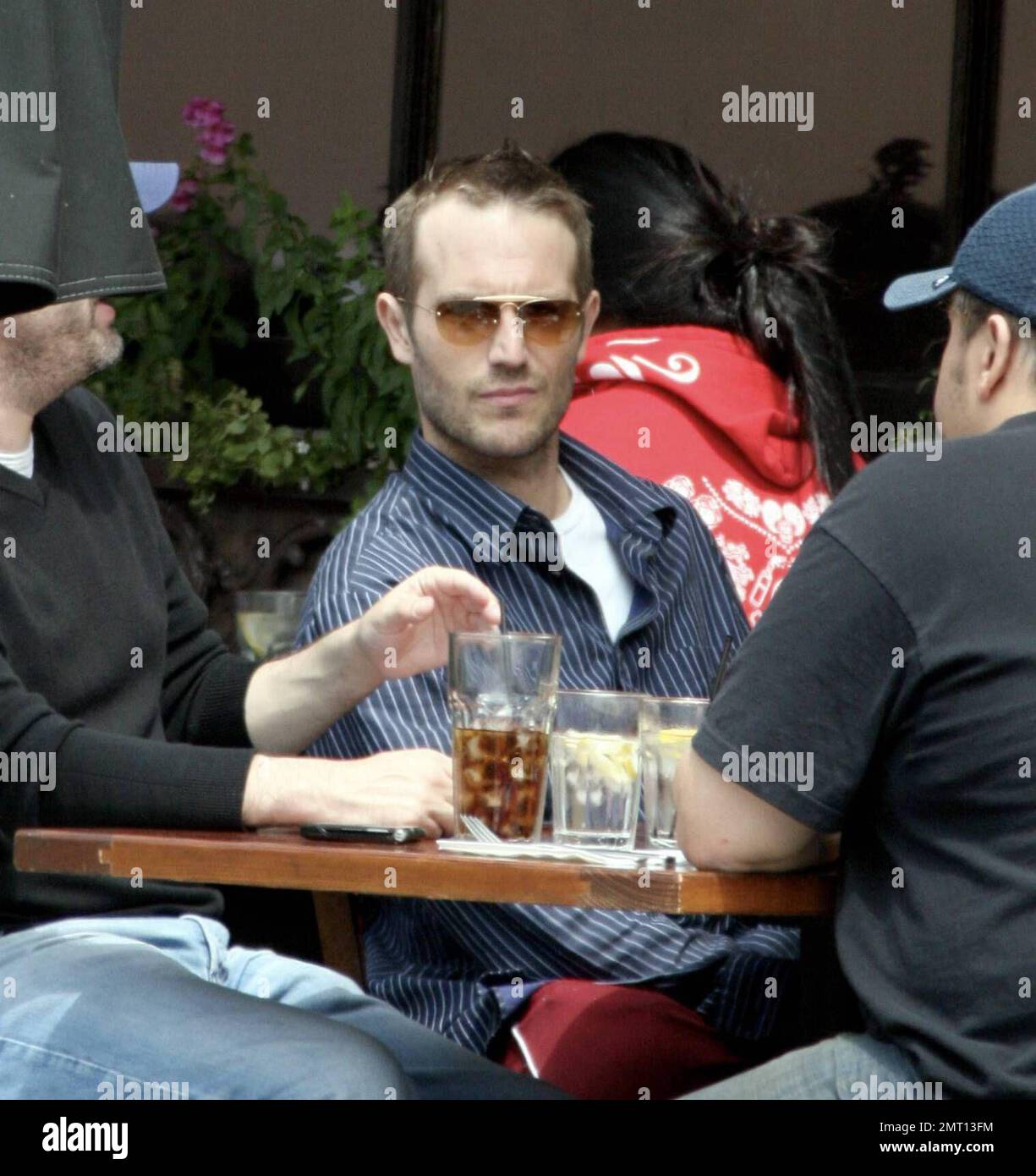 Looks like Michael Vartan's had an accident. During lunch with pals at ...
