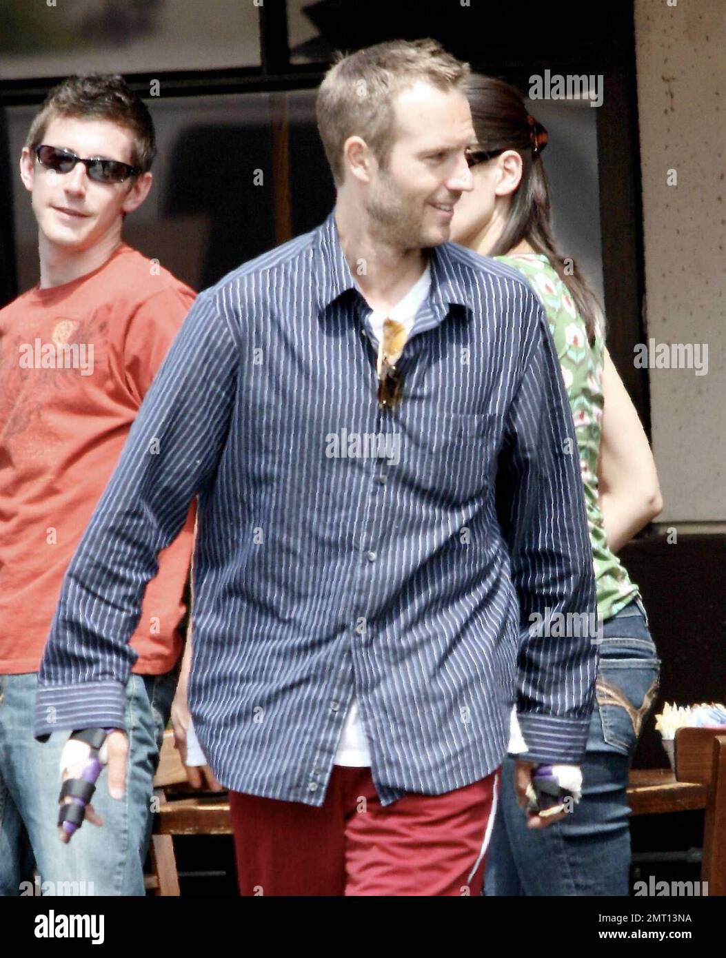 Looks like Michael Vartan's had an accident. During lunch with pals at ...