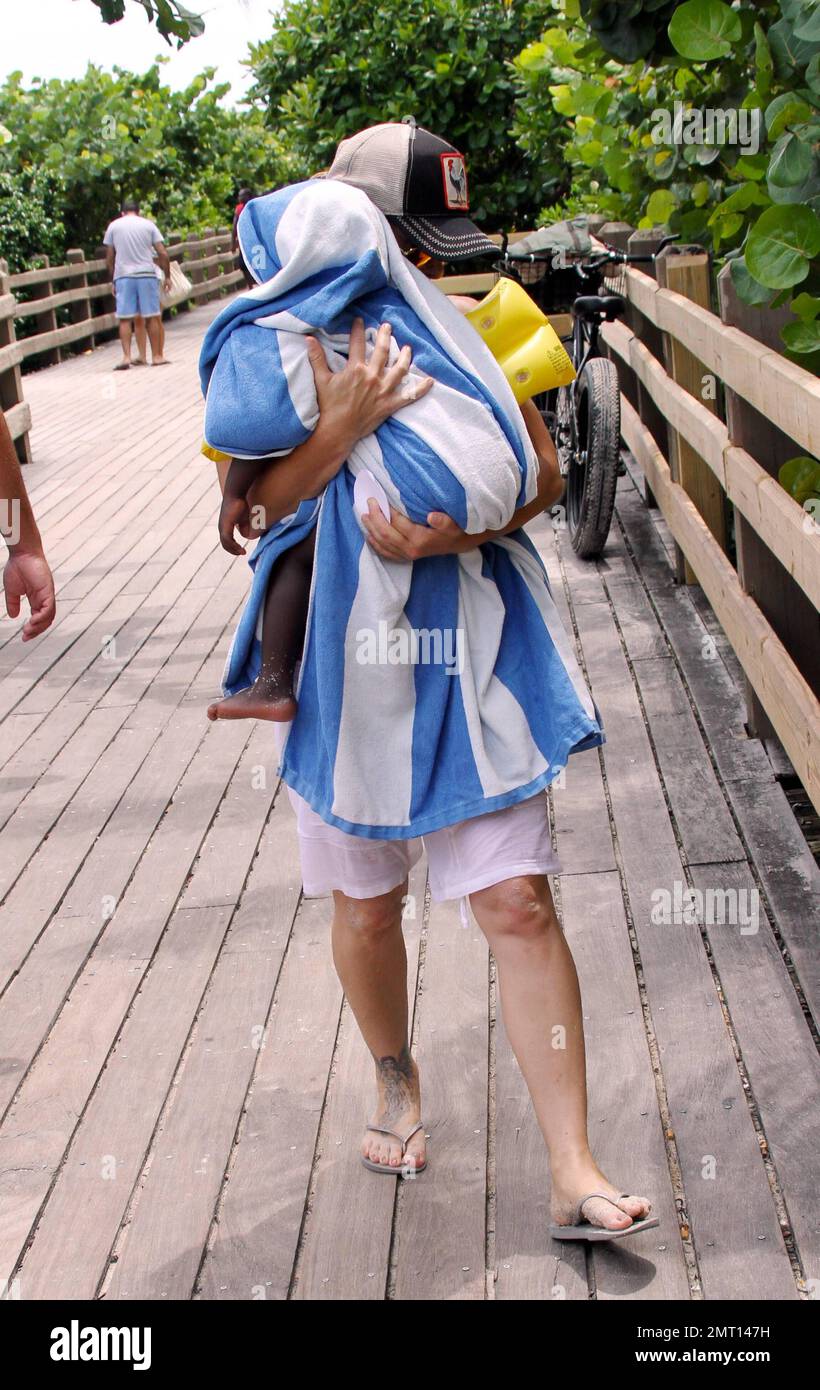 The Biggest Looser's trainer, Jillian Michaels, enjoys some pool time ...