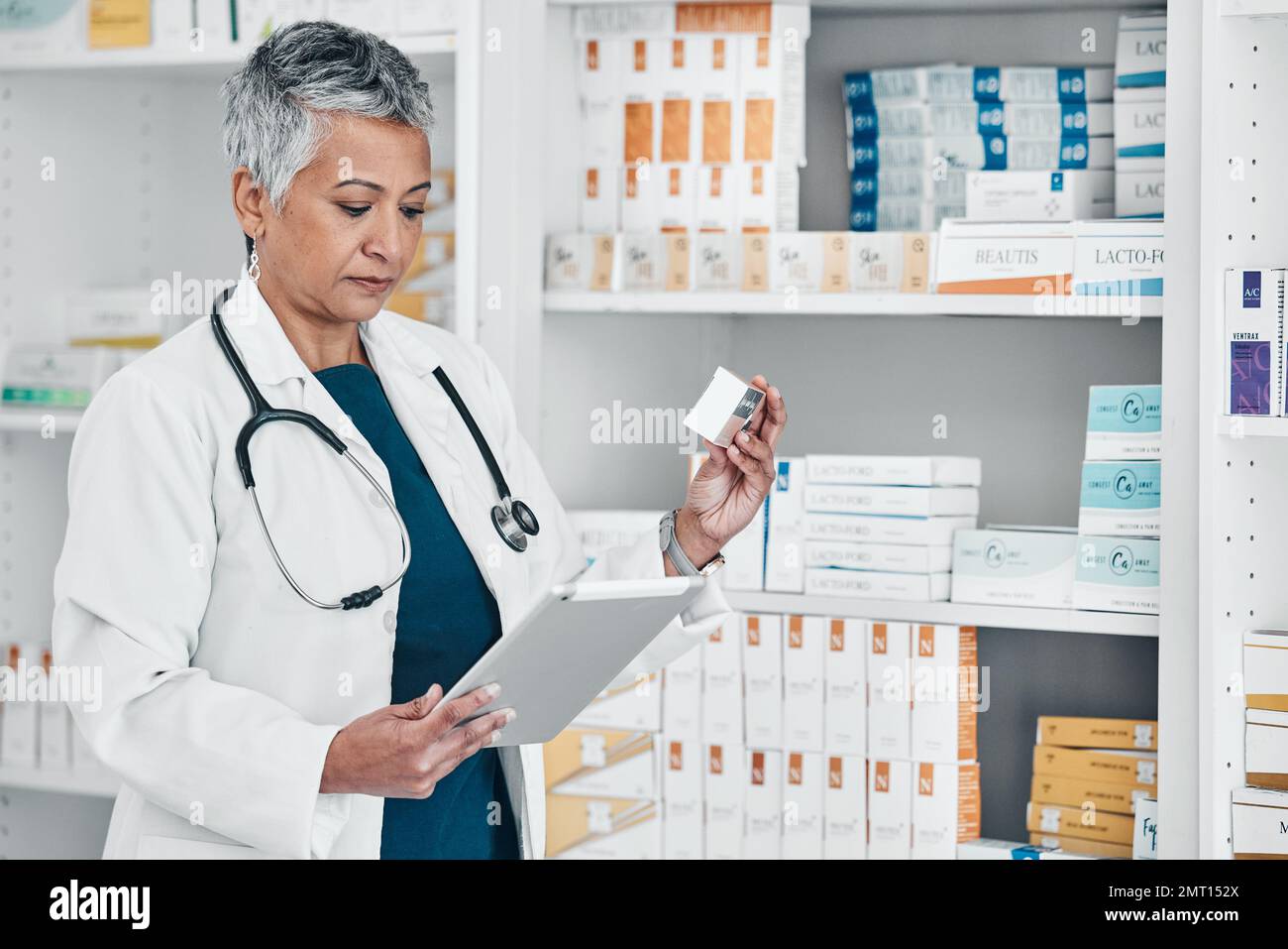 Person doing drugs hi-res stock photography and images - Alamy