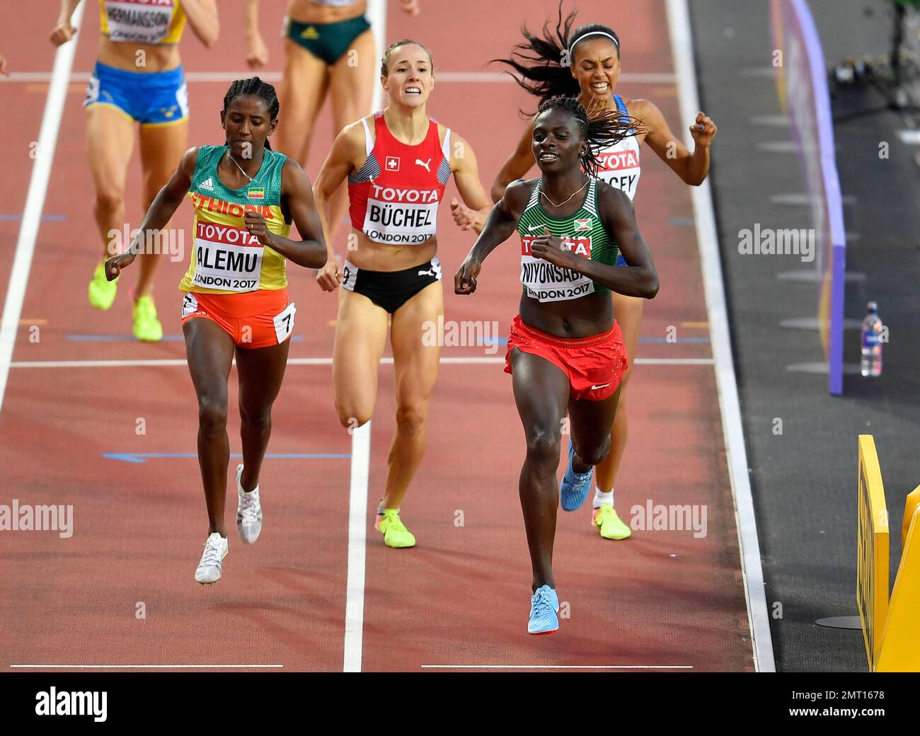 Burundi's Francine Niyonsaba leads the field to the finish line during ...
