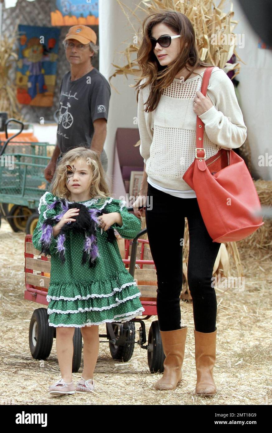 Michelle monaghan and daughter hi-res stock photography and images - Alamy