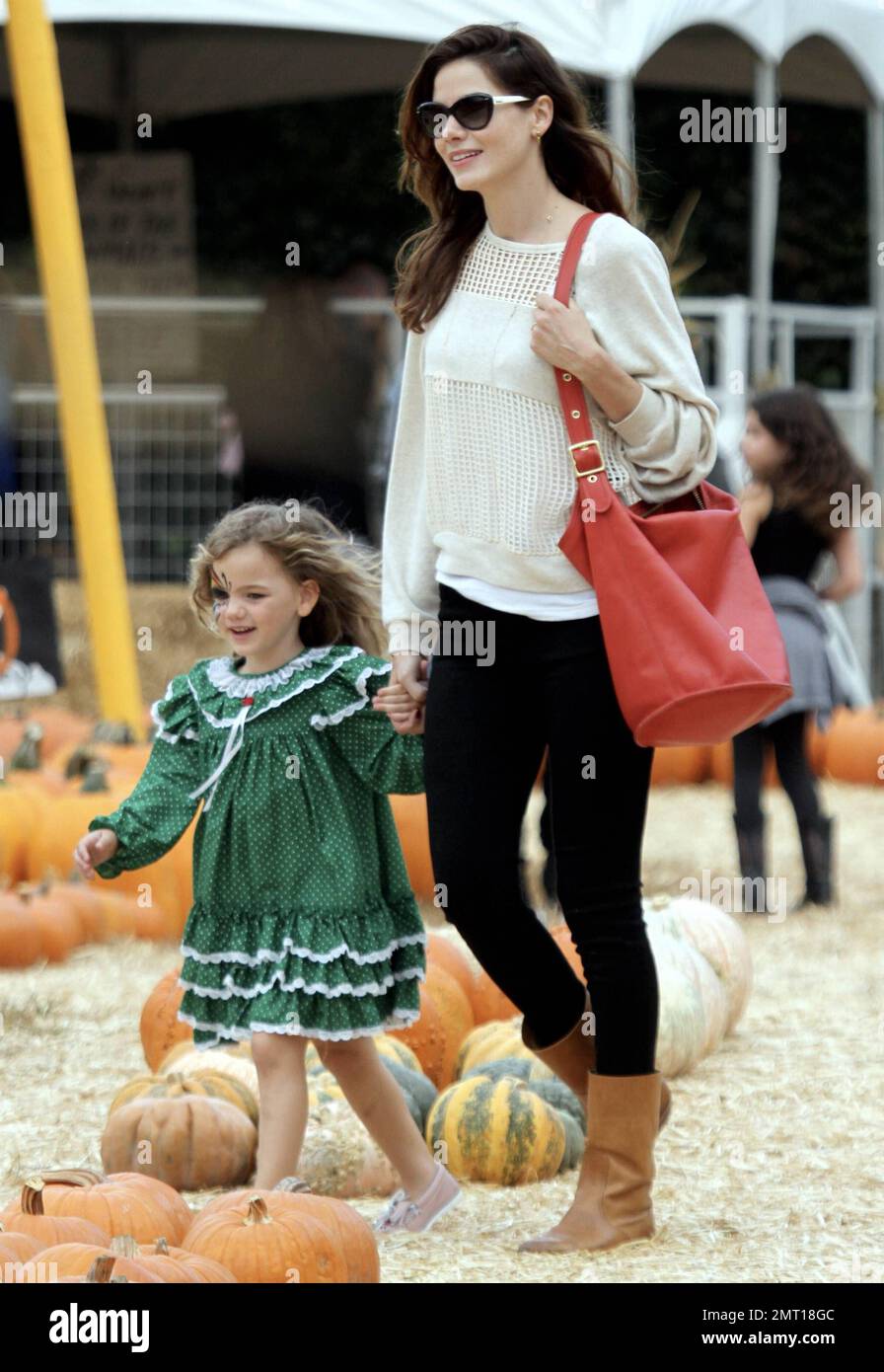 Michelle monaghan and daughter hi-res stock photography and images - Alamy