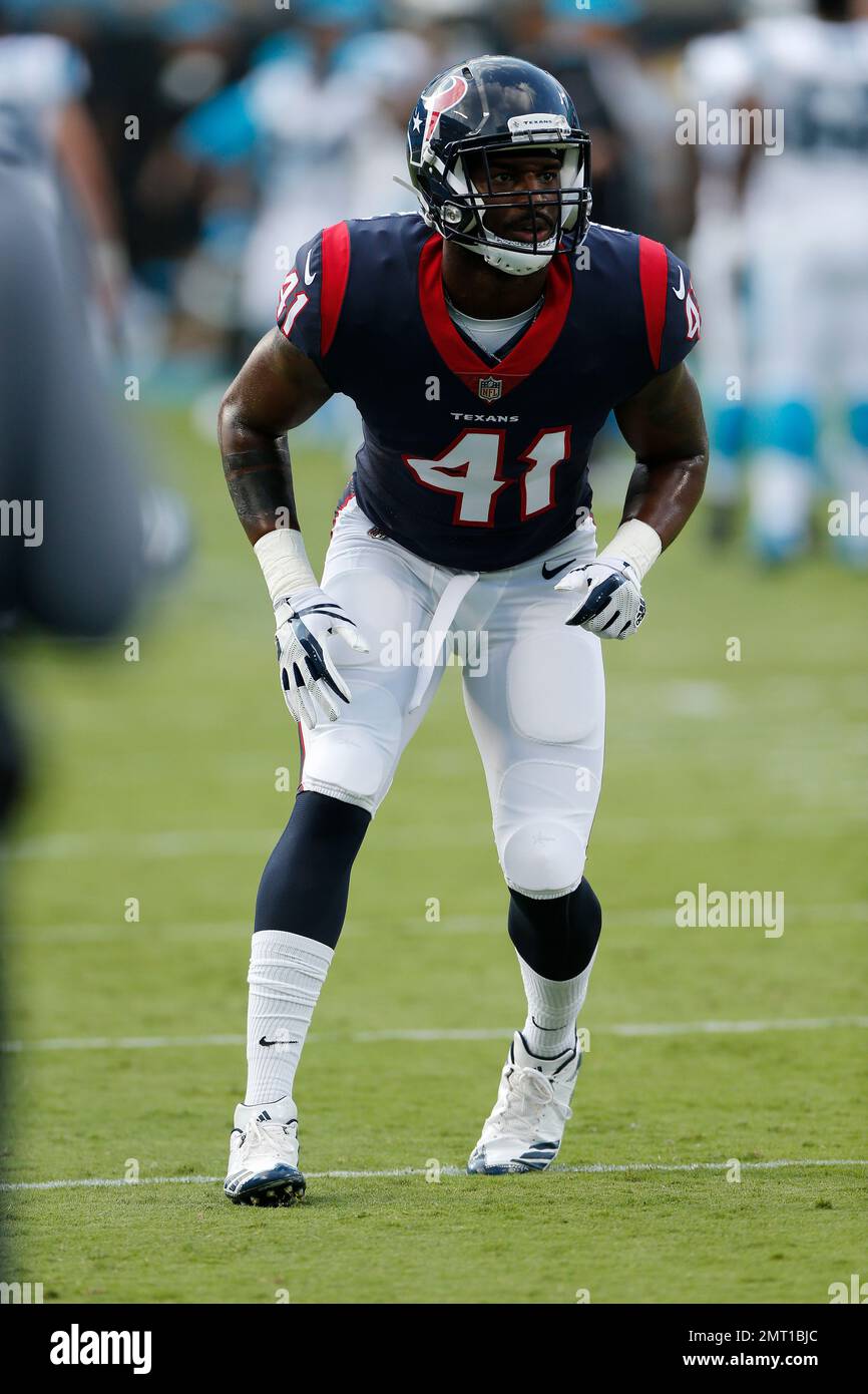 Houston Texans linebacker Zach Cunningham (41) warms up before the ...