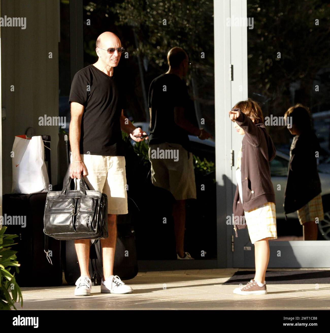 EXCLUSIVE!! Legendary Clash guitarist Mick Jones ends his family South ...