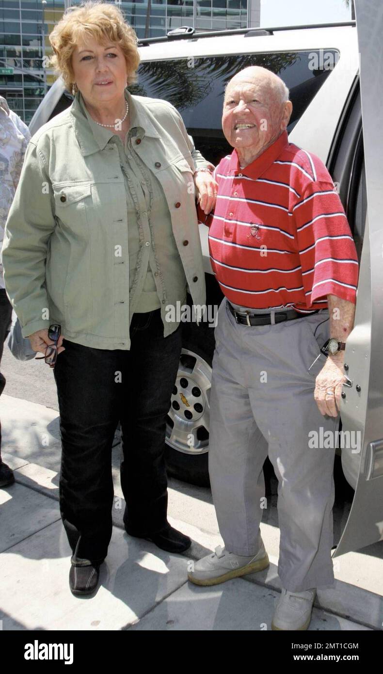 Legendary actor Mickey Rooney, 88, films his reality show at the ...