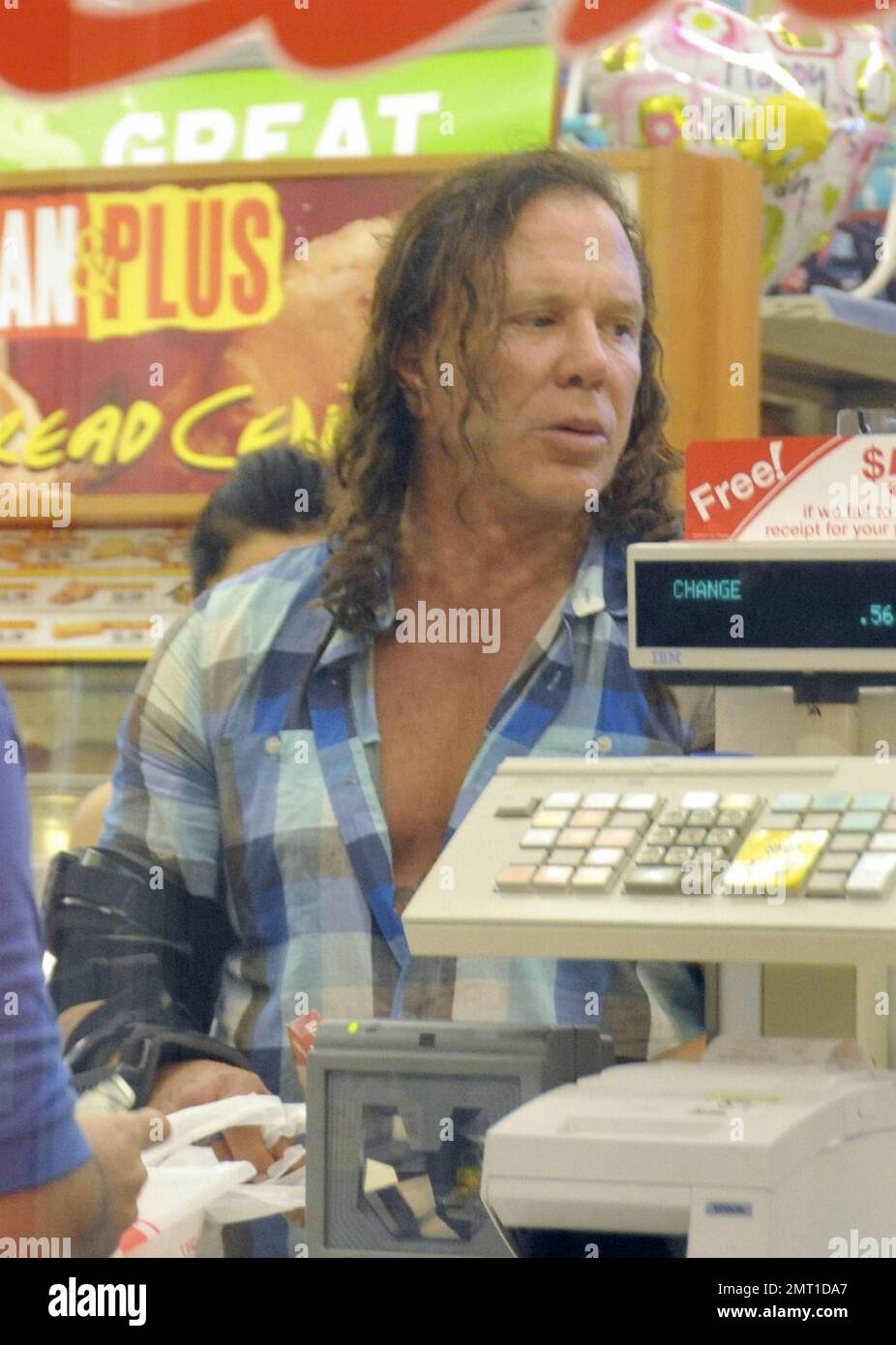 EXCLUSIVE!! Oscar-nominated star of the upcoming film "Iron Man 2 ...